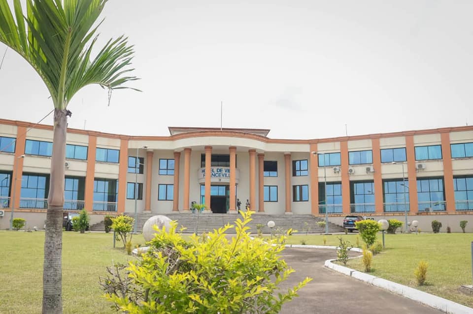 Franceville : un budget de 1,6 milliard de FCFA en 2022 | Gabonreview ...