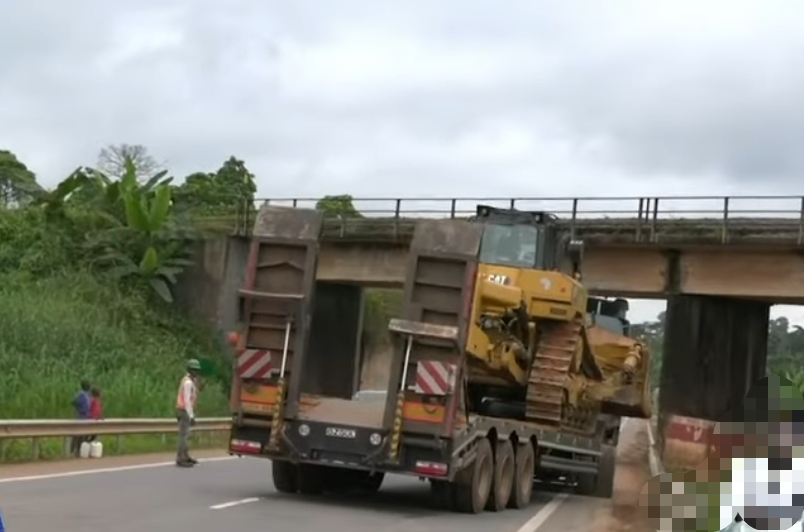 Risque sur le pont d’Andem : la hauteur des véhicules bientôt limitée à ...