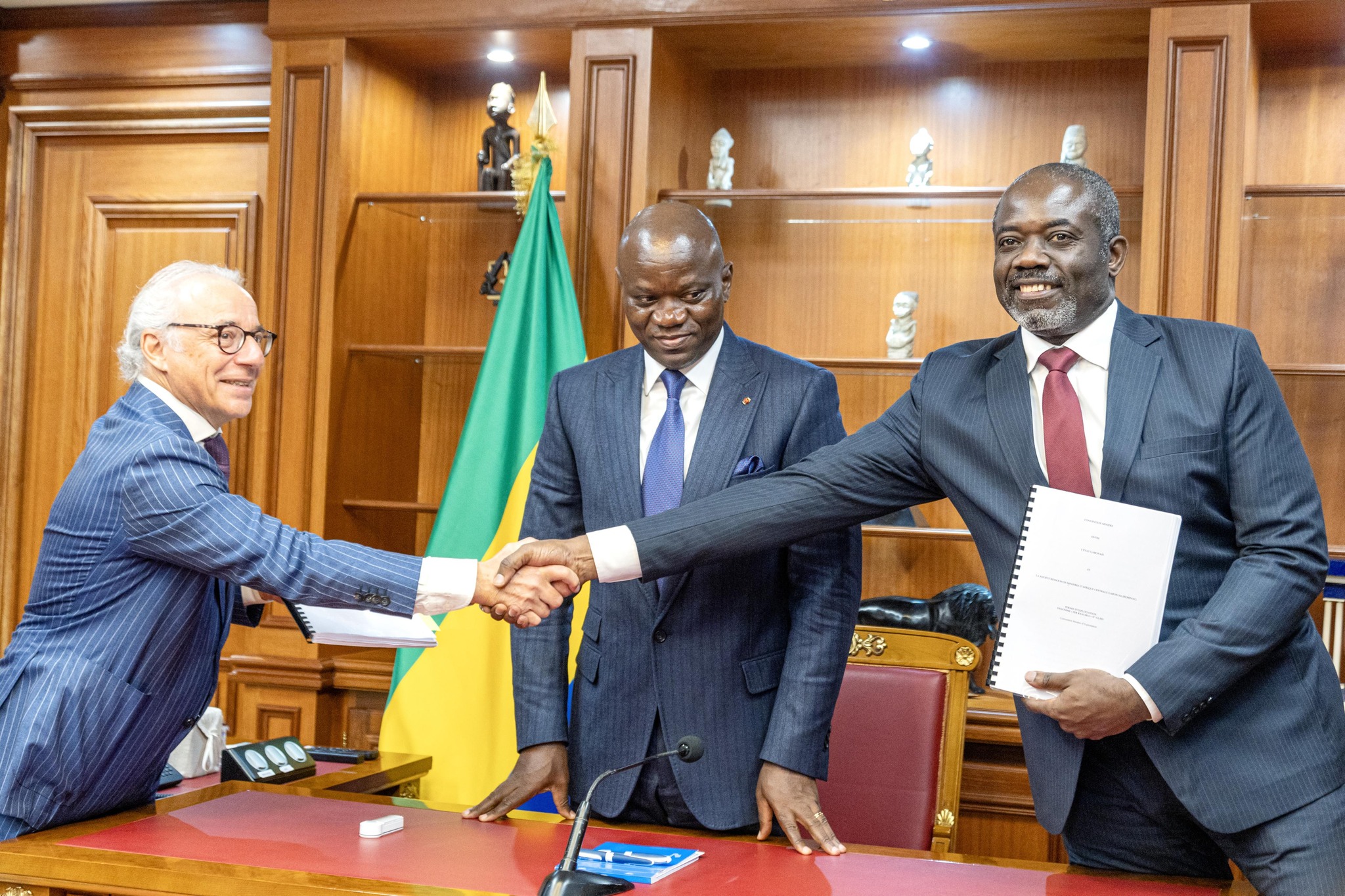 Baniaka : Signature d’une convention d’exploitation entre l’État et ...